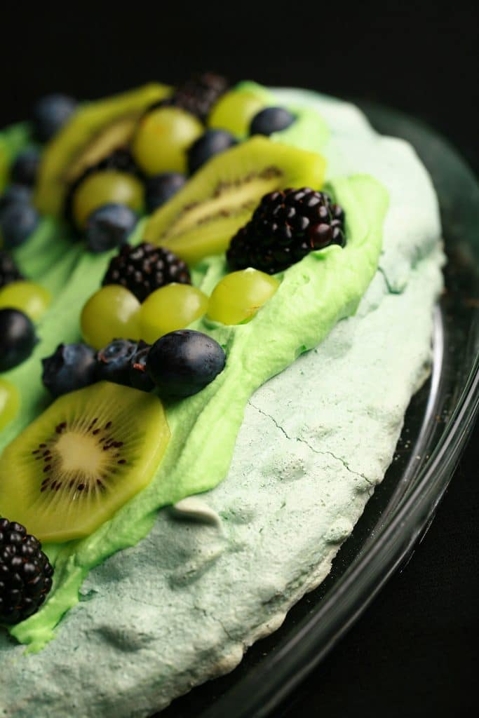 Easy Pavlova Recipe [With Video] - Celebration Generation