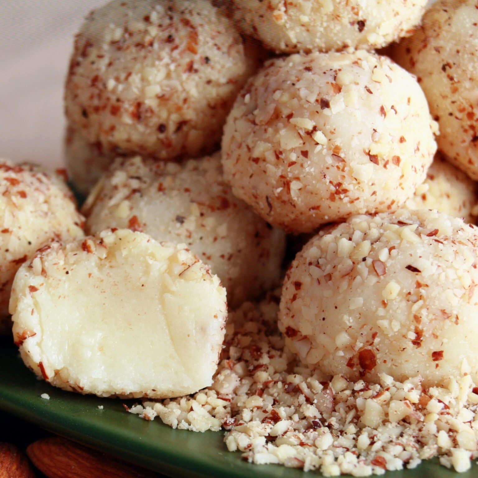 White Chocolate Almond Amaretto Truffles - Celebration Generation