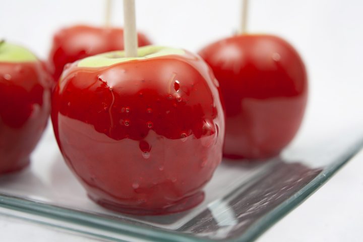 How to Make Candy Apples - Celebration Generation