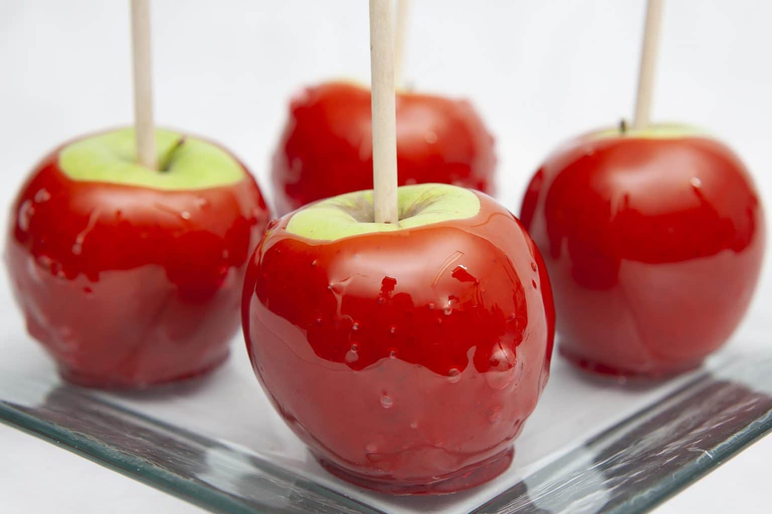 How to Make Candy Apples - Celebration Generation