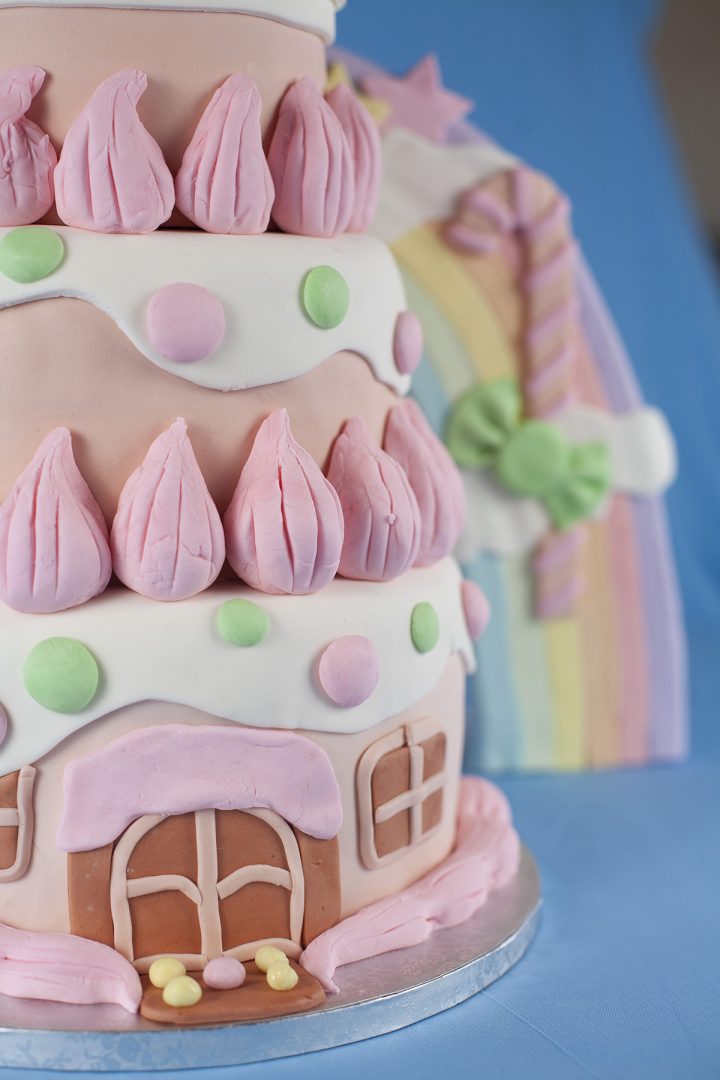 Bubble Bobble Wedding Cake - Celebration Generation