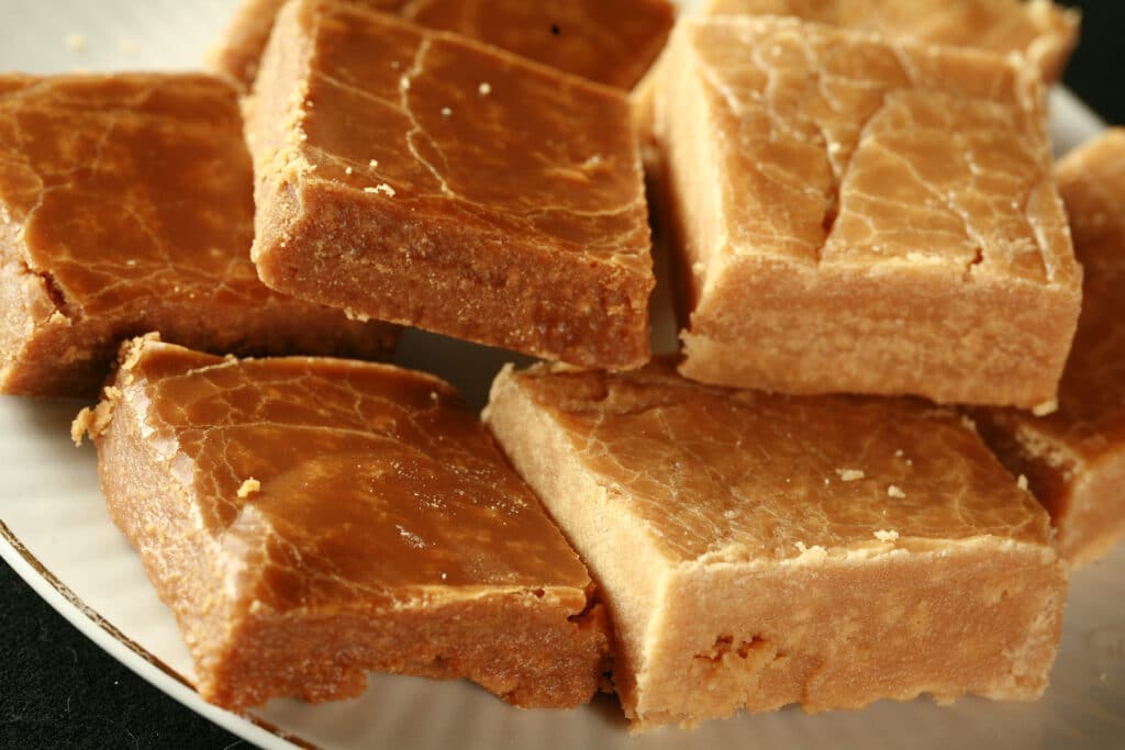 Sucre à la Crème Recipe Recipe [Traditional Quebec Fudge] - Celebration ...