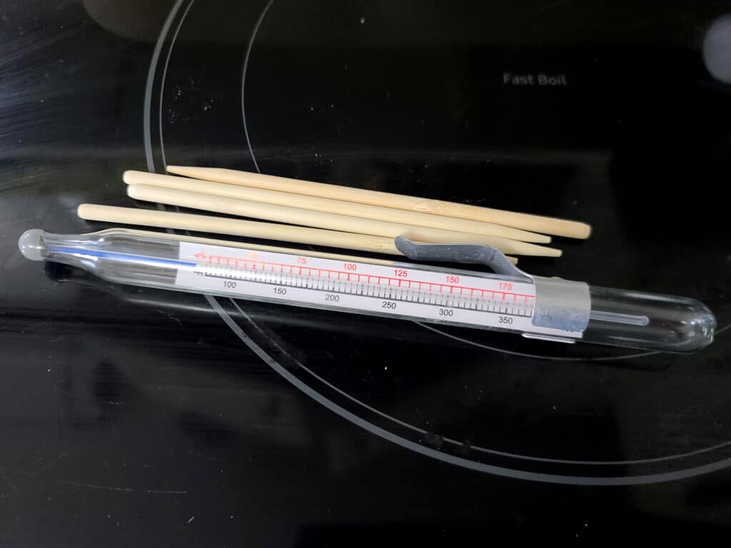 How to Make Candy Apples [Easy & Tasty!] - Celebration Generation