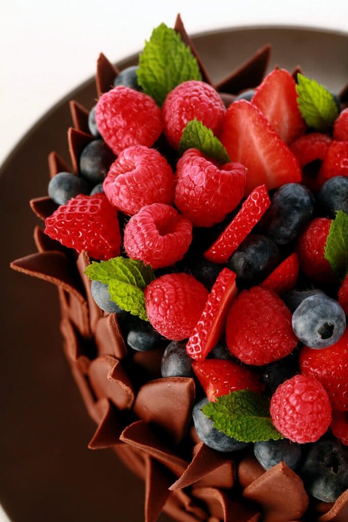 Chocolate Leaves Cake Decorating Tutorial - Celebration Generation