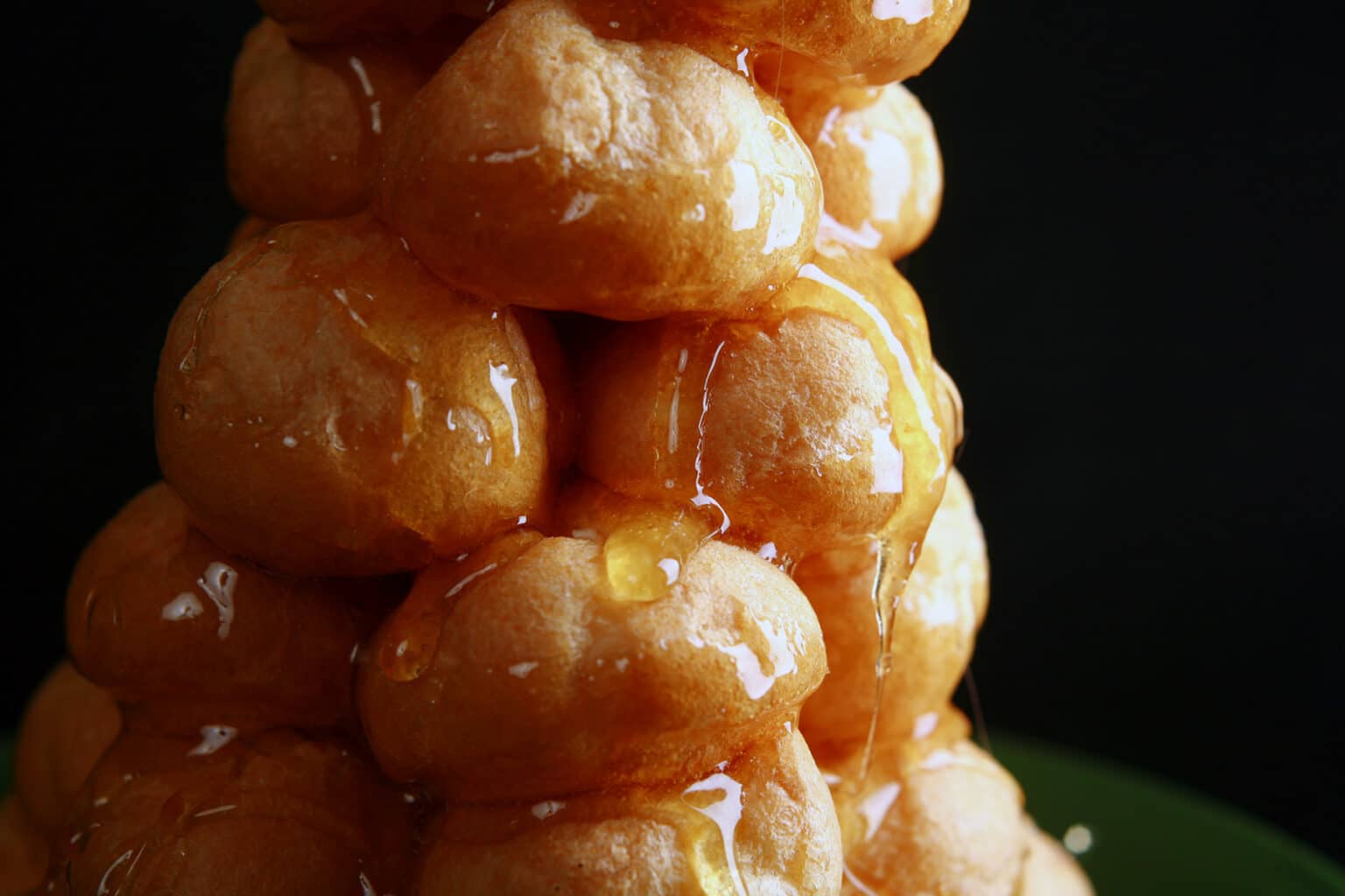 How to Make Croquembouche [French Cream Puff Tower Recipe ...