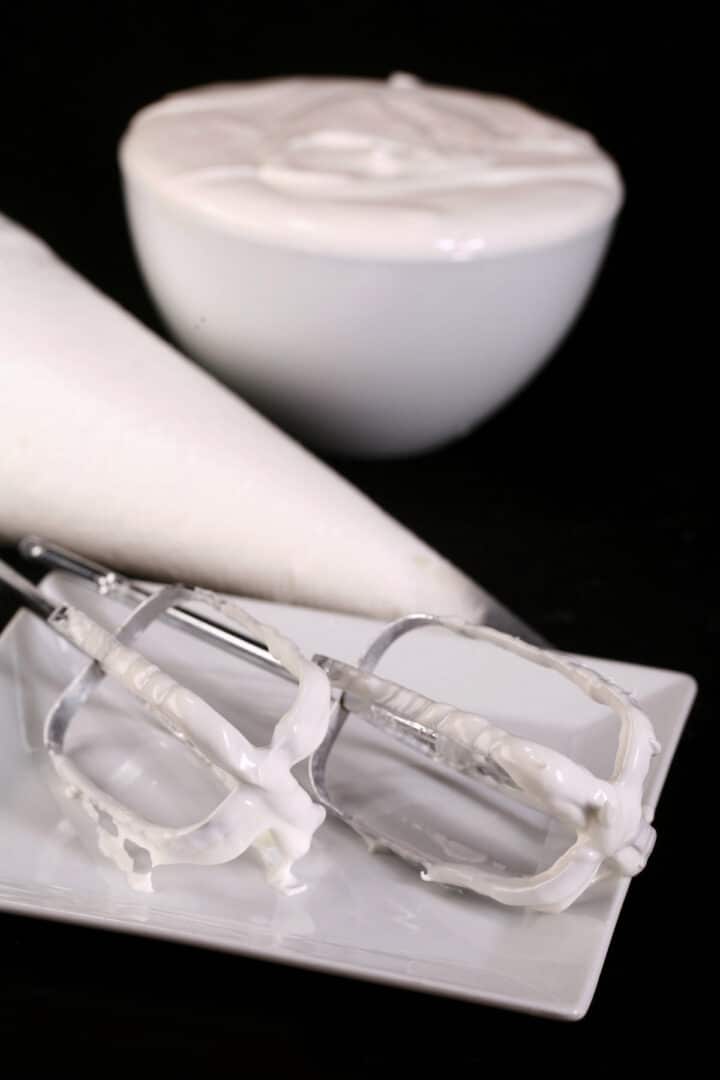 Easy Royal Icing [With Meringue Powder] - Celebration Generation