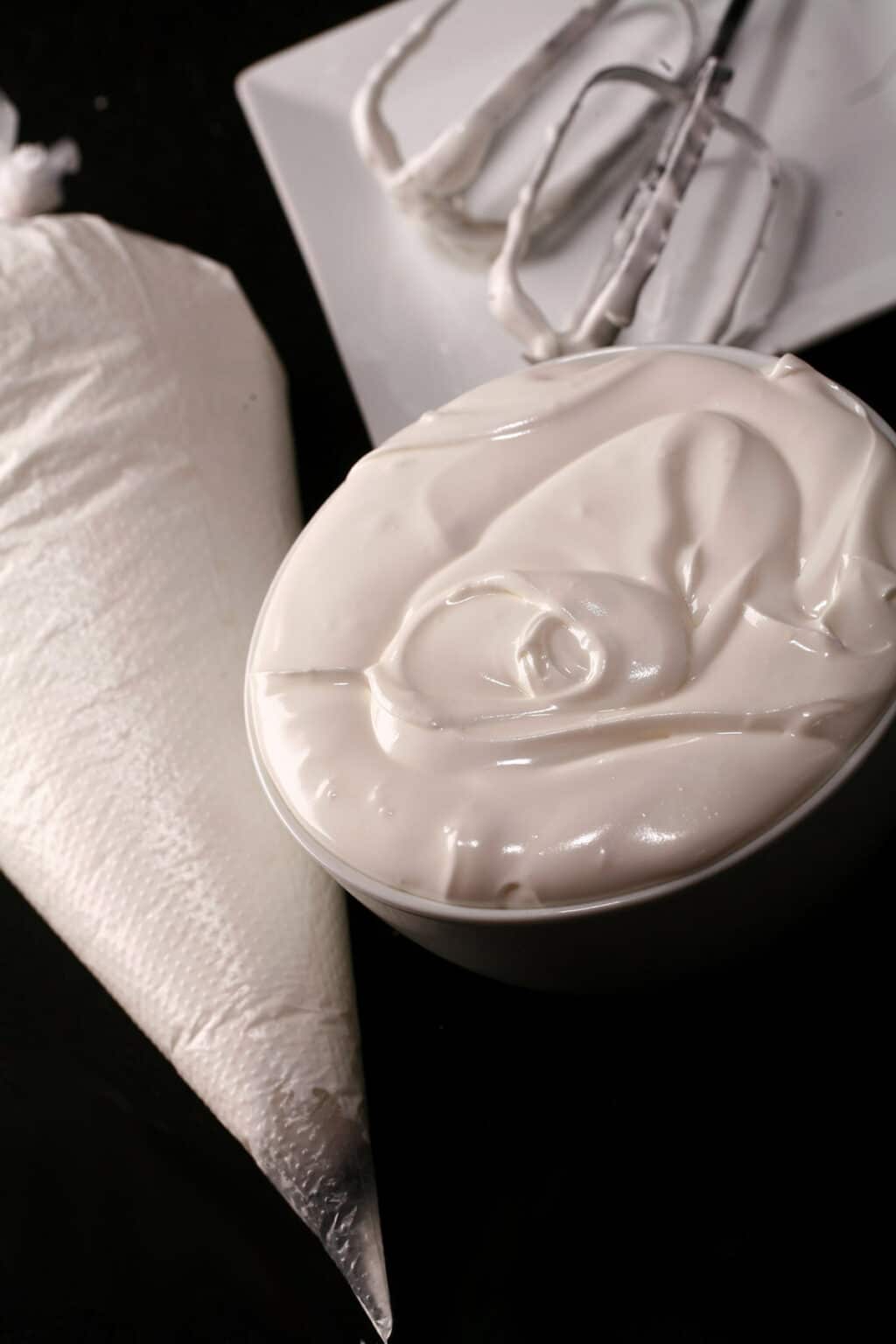 Easy Royal Icing [With Meringue Powder] - Celebration Generation