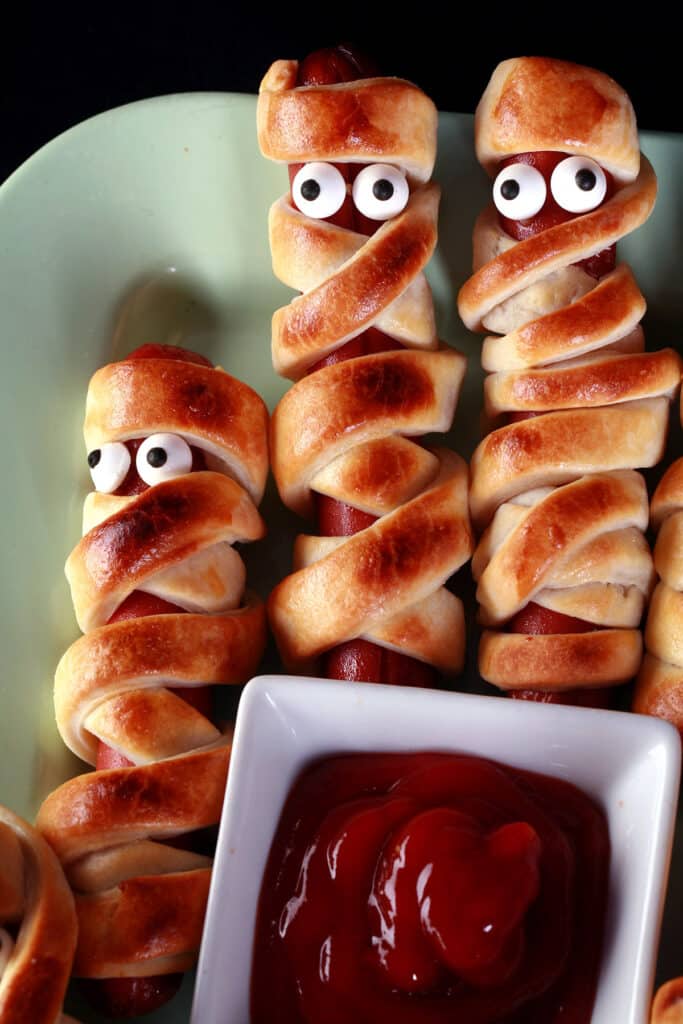 Halloween Mummy Dogs Recipe [Quick Homemade Dough!] - Celebration ...
