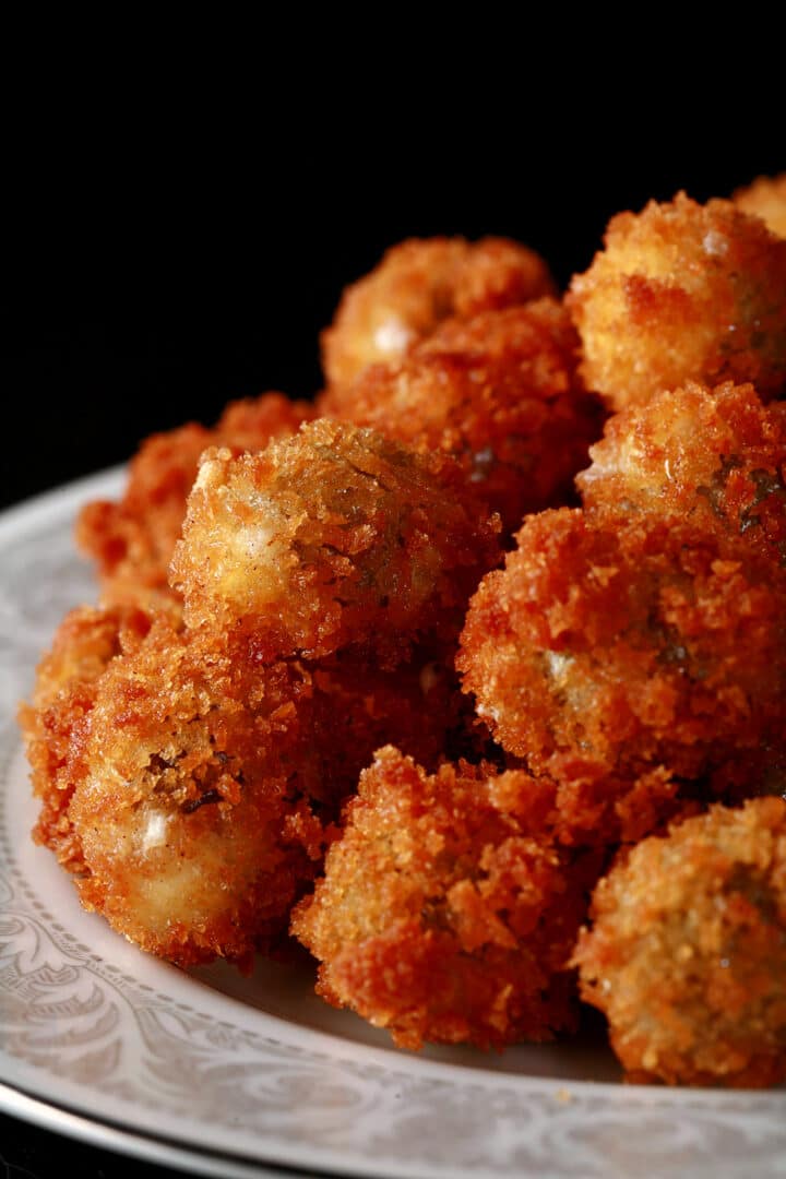 Crispy Fried Olives Recipe [Stuffed with Garlic and Cheese ...